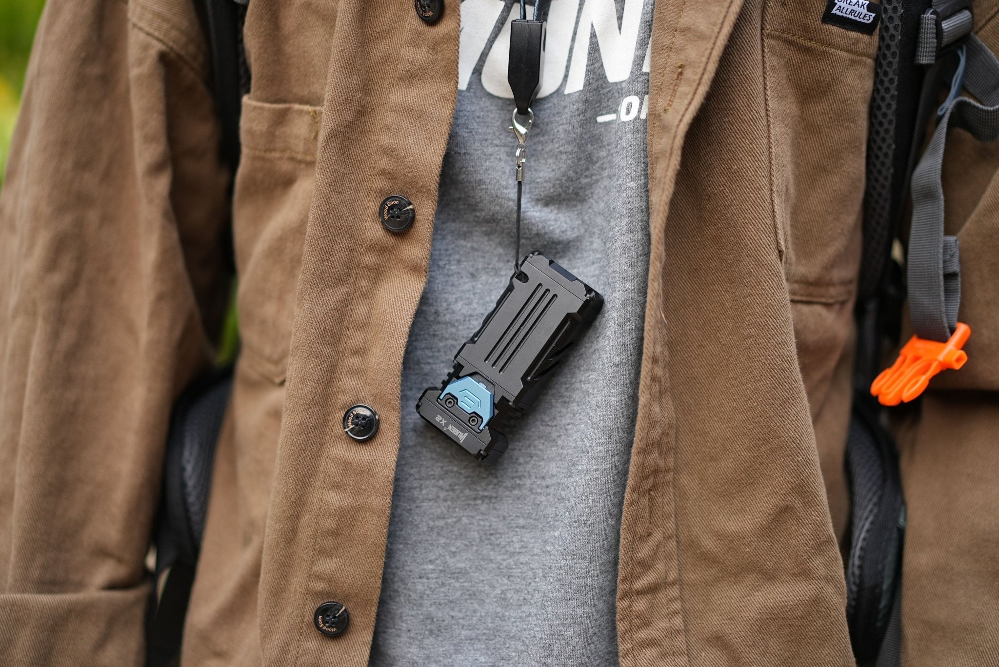 Wuben X2 Compact and Handy Easy Carry Light-2500 Lumens